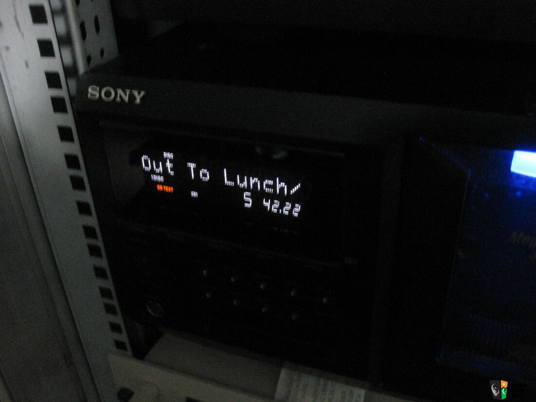 Sony CDP-CX450 - 400 CD Juke Box in top condition, featuring two-way ...