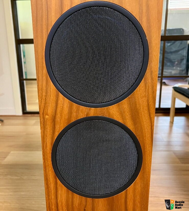 Linn Majik 140 Floor-standing Speakers (Pair) As New! colour Walnut ...