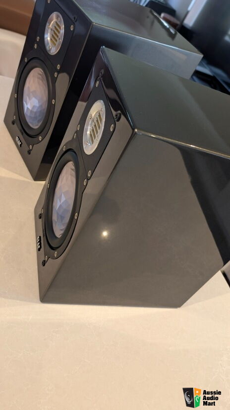 Elac BS 244 -High End Bookshelf Speakers - Famous JET Tweeters Photo ...